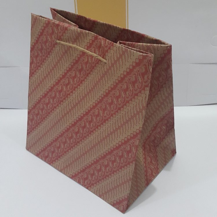 Tas Kertas Batik Medium - PERCETAKAN KEMASAN